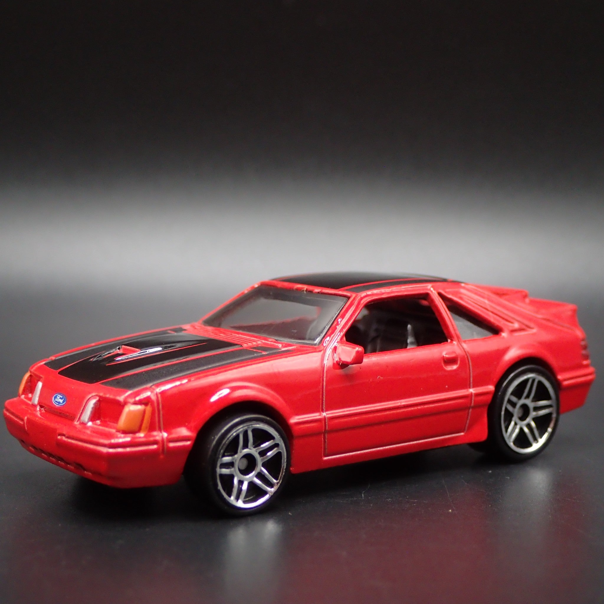 1984 84 FORD MUSTANG SVO FOX BODY RED RARE 1:64 SCALE DIORAMA DIECAST ...