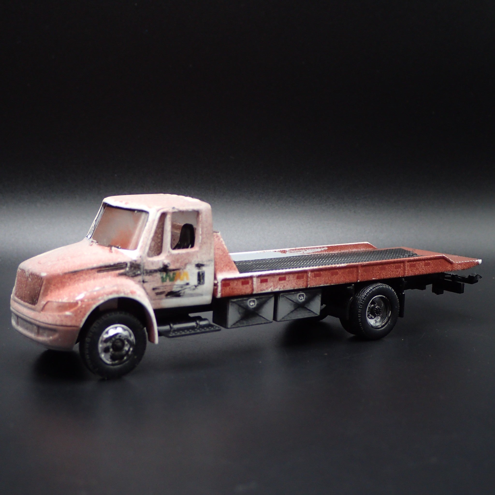 INTERNATIONAL DURASTAR FLATBED TRUCK WASTE MANAGEMENT 1/64 SCALE DIECA ...