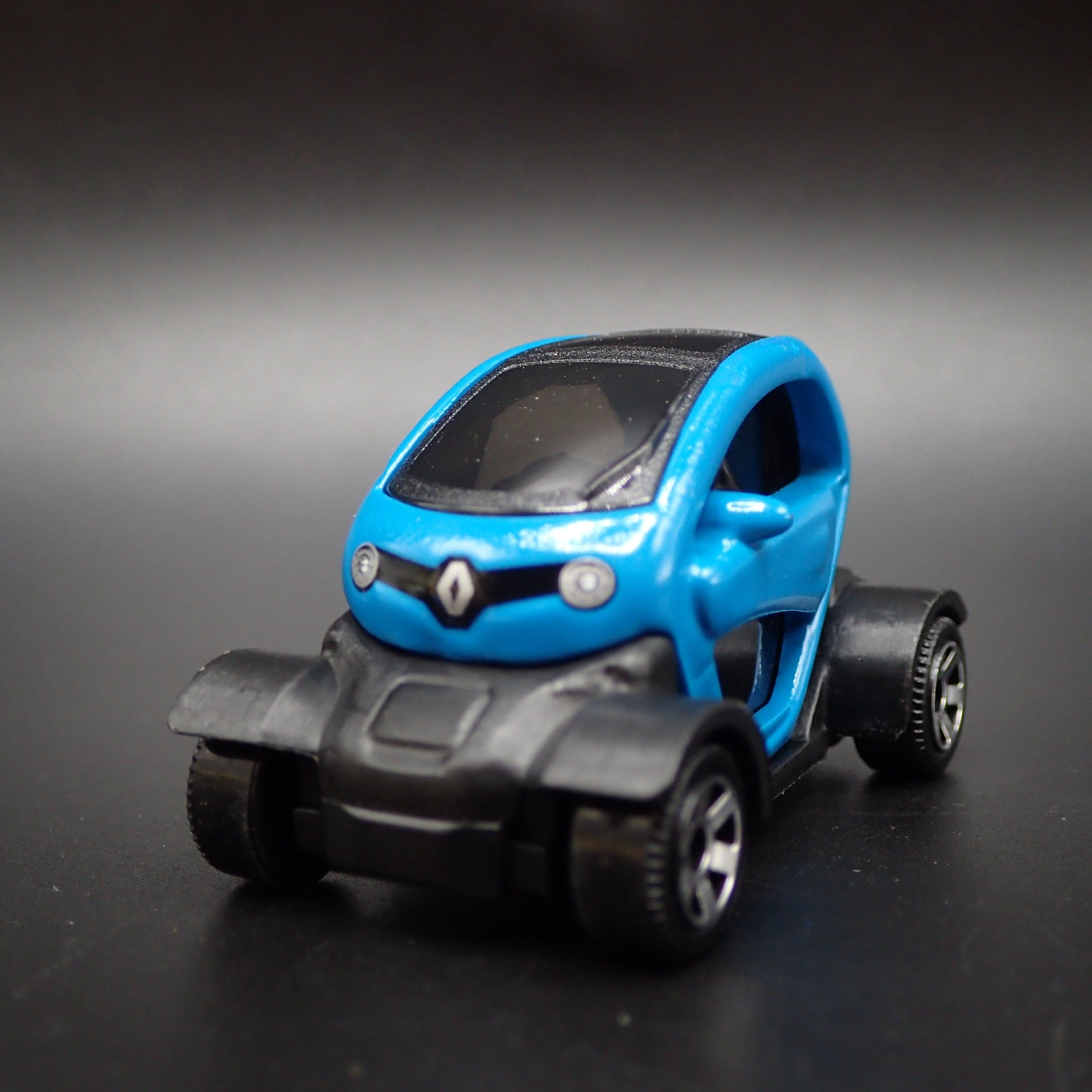 2012-2023 RENAULT TWIZY BLUE 1:64 SCALE COLLECTIBLE DIORAMA DIECAST MO ...
