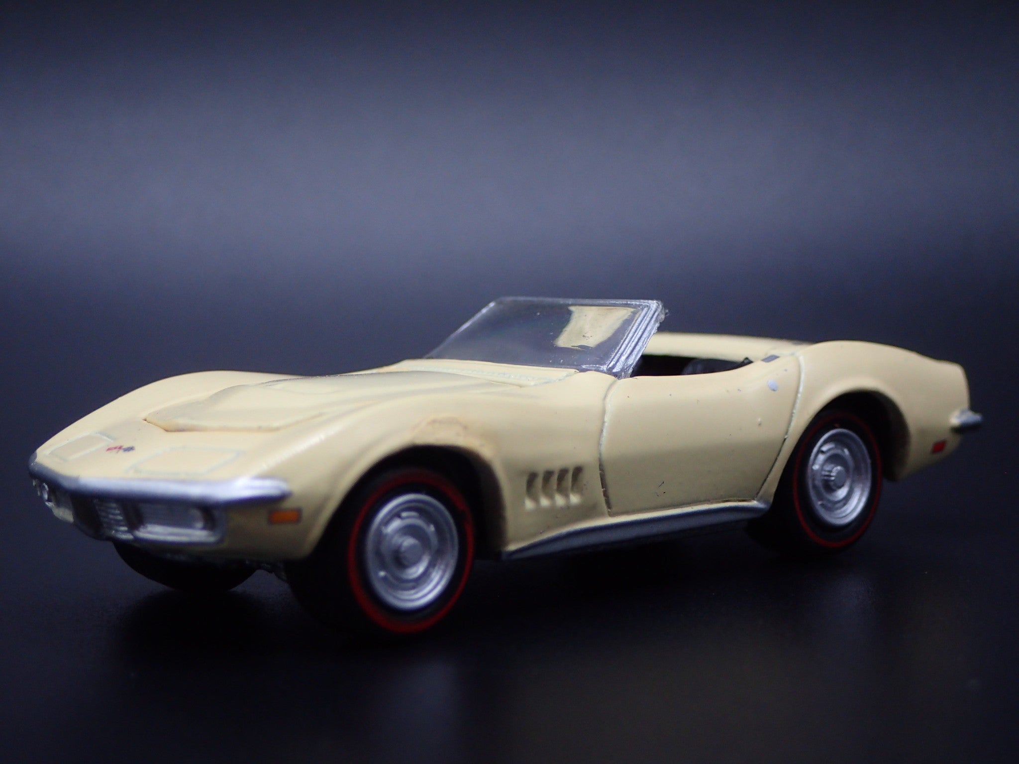 1969 69 CHEVY CHEVROLET CORVETTE CONVERTIBLE CREAM 1:64 SCALE DIECAST ...