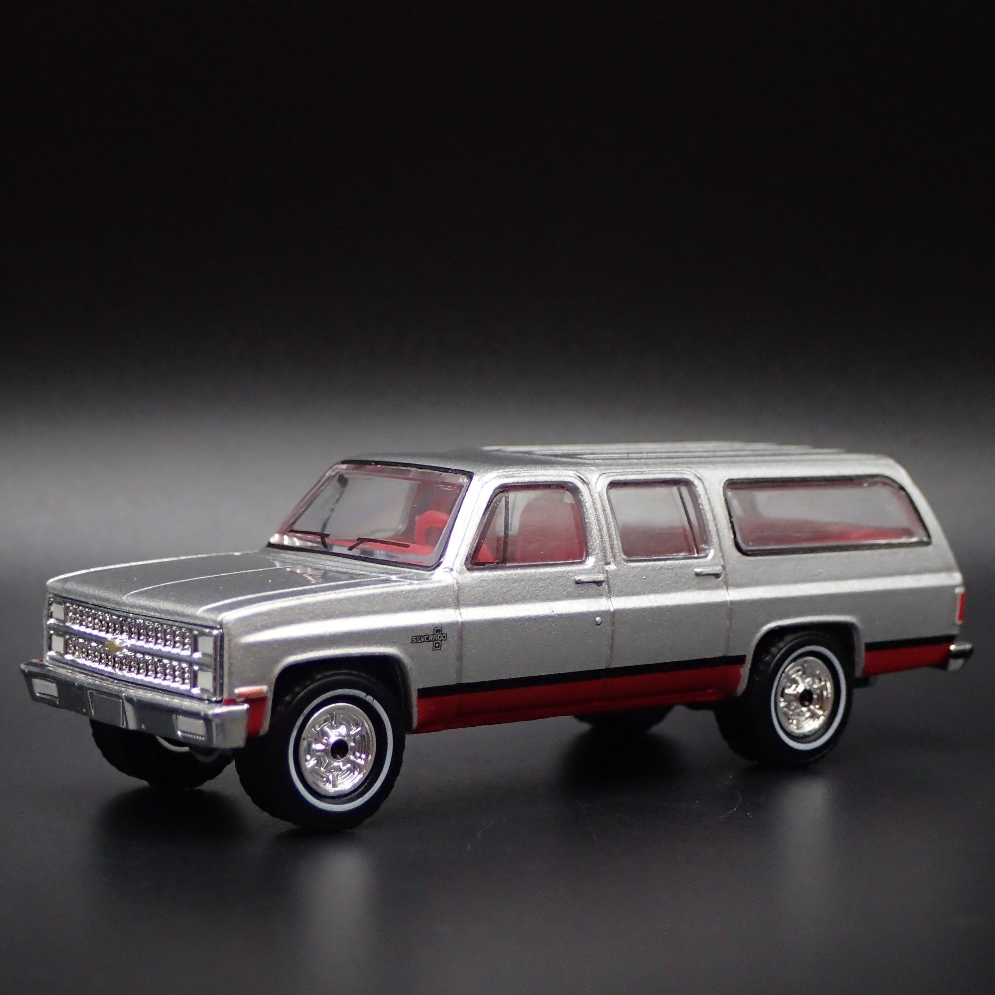 1973-1991 CHEVY CHEVROLET SUBURBAN SILVERADO SILVER 1:64 SCALE DIECAST ...