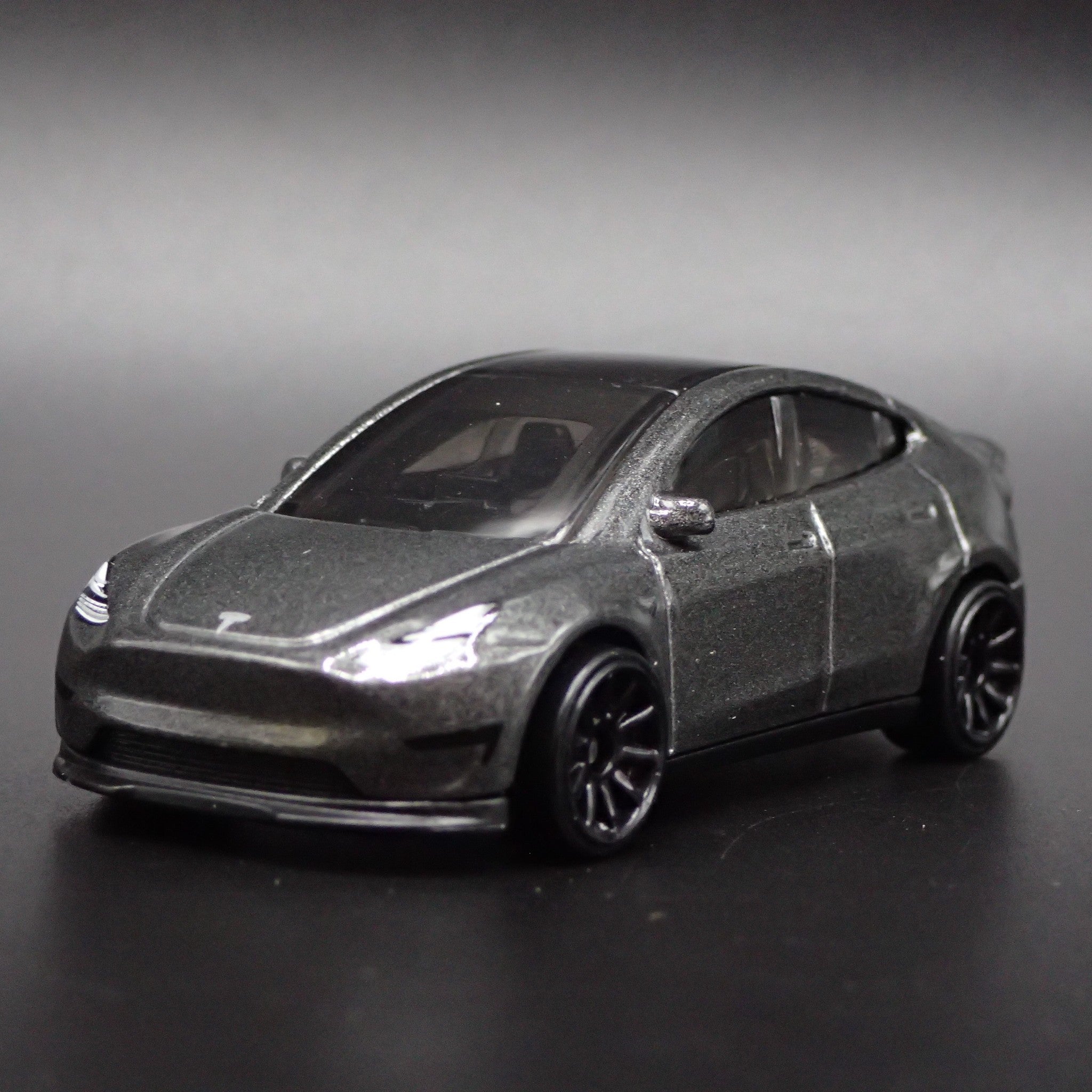 2020-2025 TESLA MODEL Y SUV 1:64 SCALE COLLECTIBLE DIORAMA DIECAST MOD ...