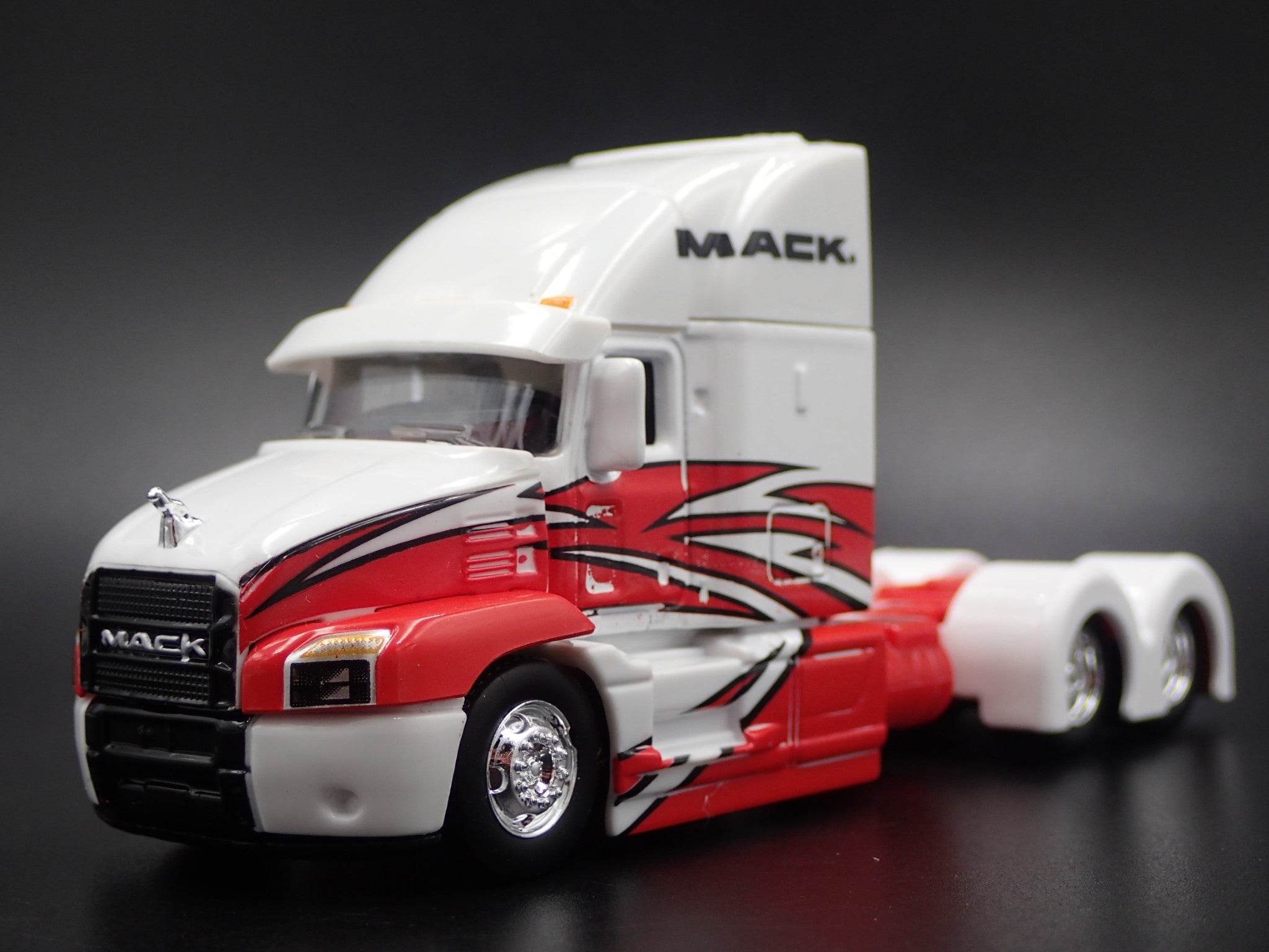 MACK ANTHEM HIGHWAY LONG HAUL TRUCK RIG 1:64 SCALE DIORAMA DIECAST MOD ...