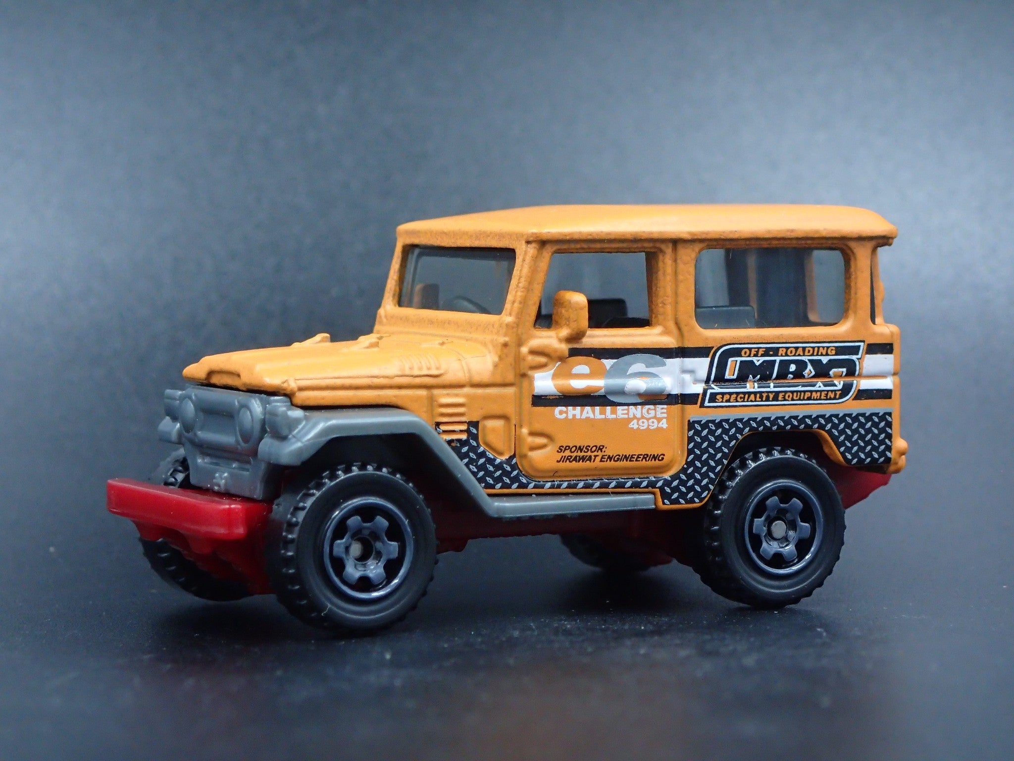 1960-1984 TOYOTA LAND CRUISER FJ40 ORANGE 1/64 SCALE DIORAMA DIECAST M ...