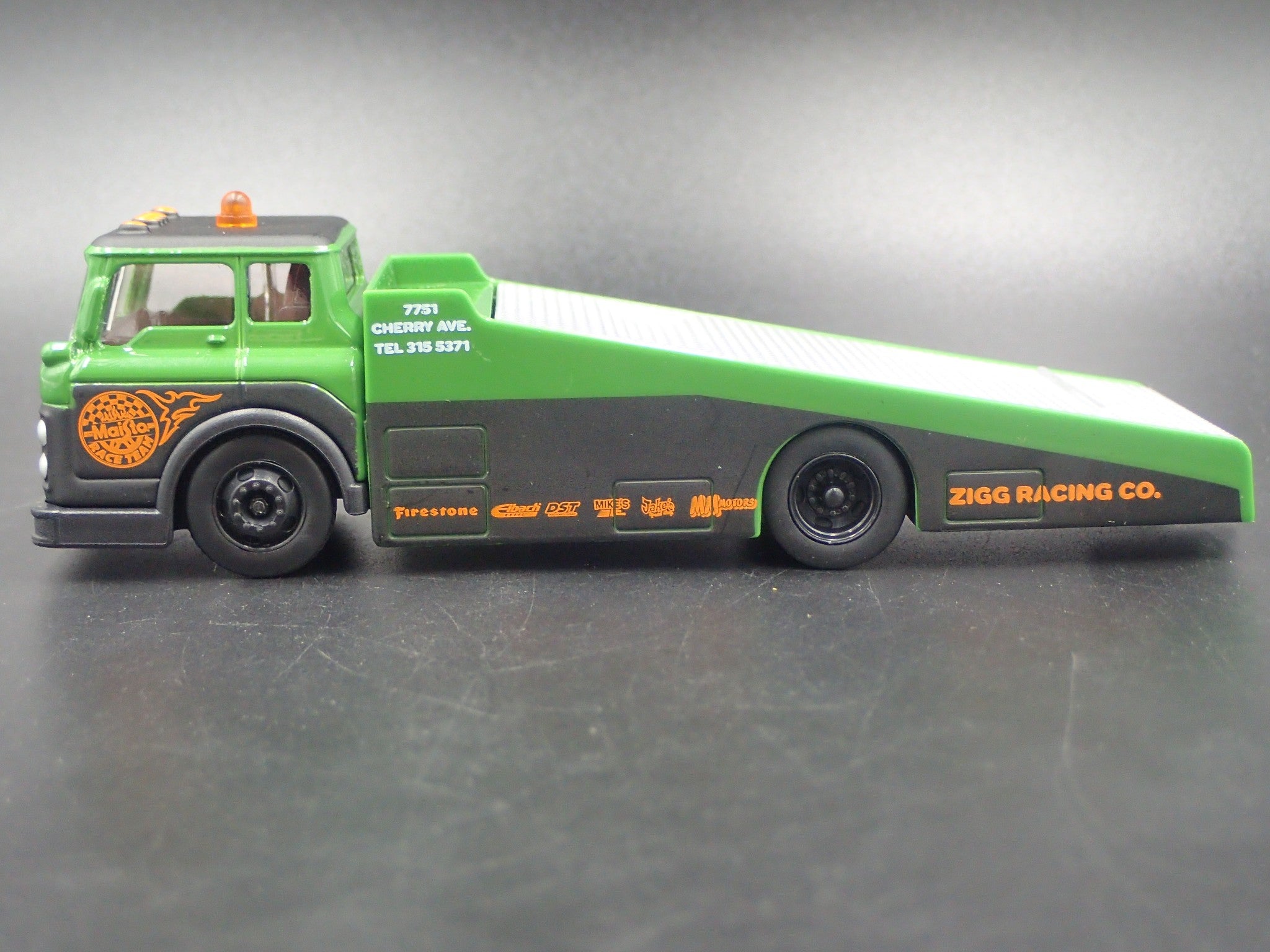 FORD COE RAMP TRUCK CAR HAULER TOW TRUCK 1:64 SCALE DIORAMA DIECAST MO ...