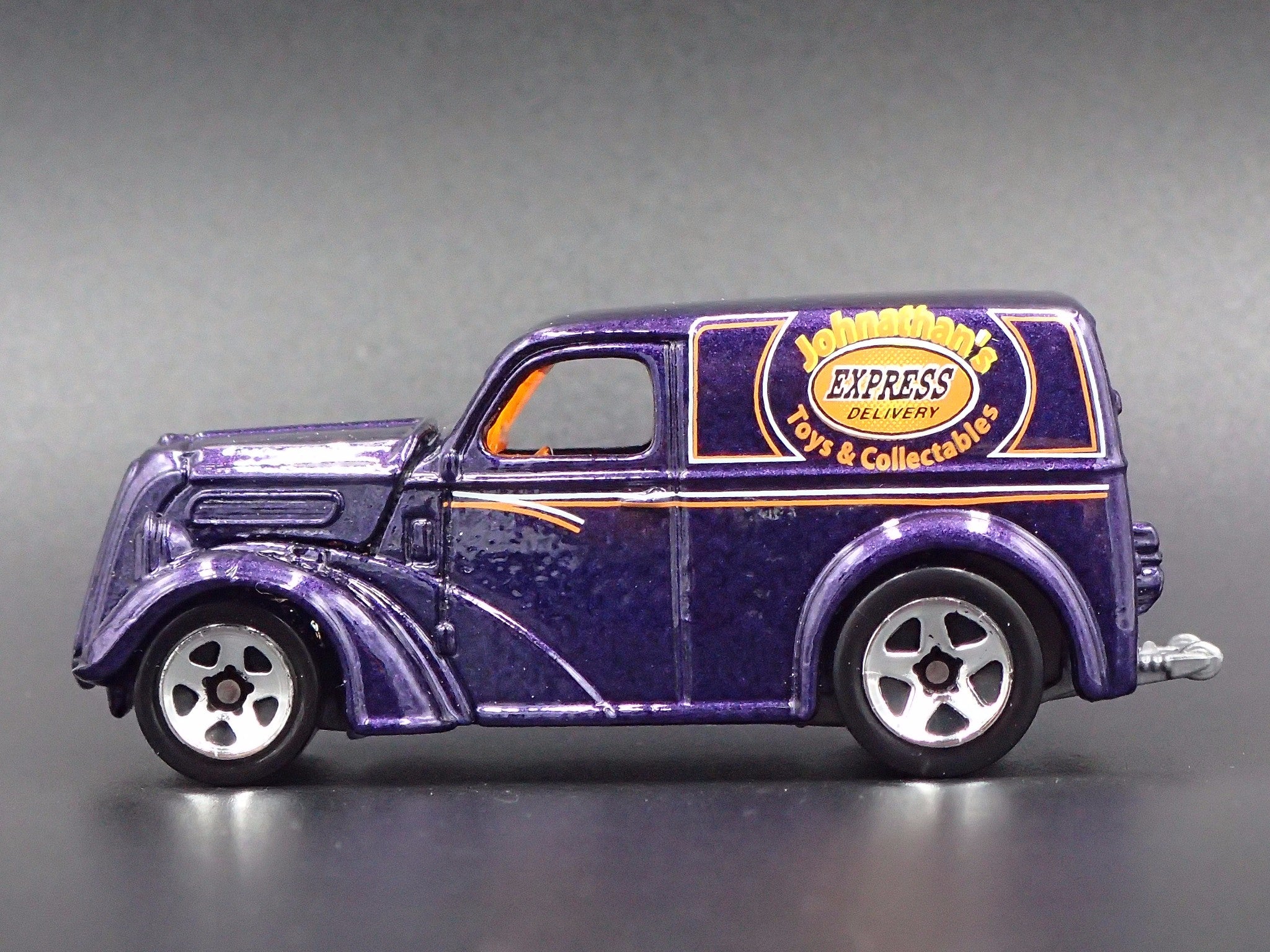 1948 48 FORD ANGLIA PANEL TRUCK 1:64 SCALE COLLECTIBLE DIORAMA DIECAST ...